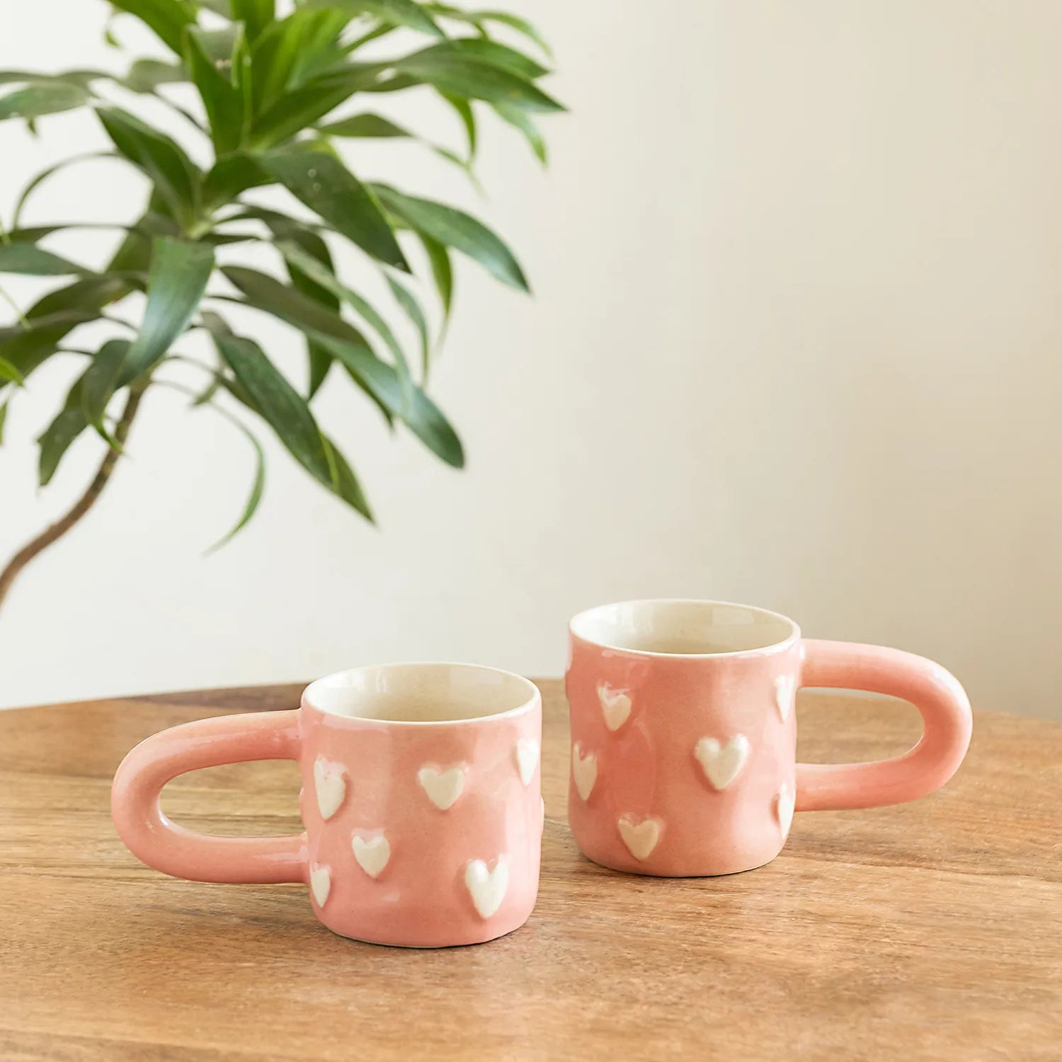 ExclusiveLane 'Heart Bump' Ceramic Tea And Coffee Mugs (Set of 2, 260
