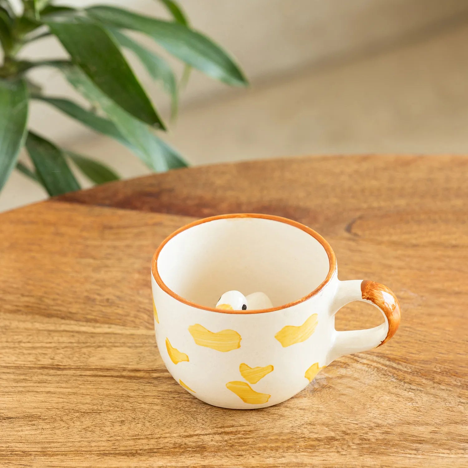 ExclusiveLane 'Peek-A-Boo' Ceramic Tea And Coffee Mugs (200 ML, Microw