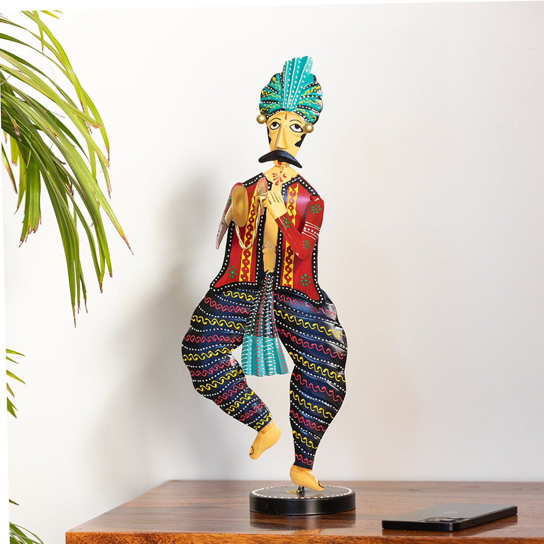 Rajasthani Folk Singer' Handpainted Decorative Showpiece In Iron (43.4 ...